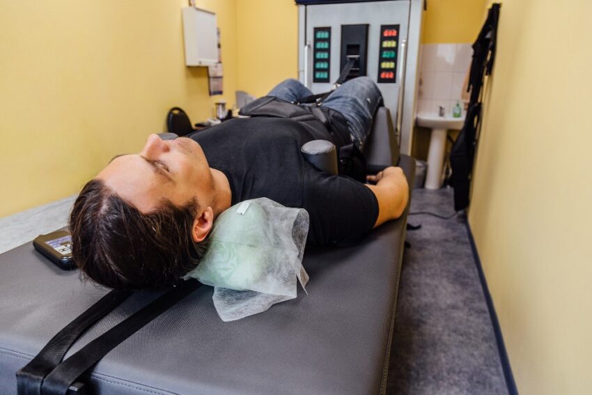 How Spinal Decompression Therapy Treats Winter Back Pain